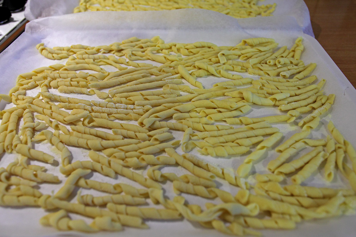 Pasta Siciliana 3/ Nel paese del Gattopardo tra le busiate fatte con i ...