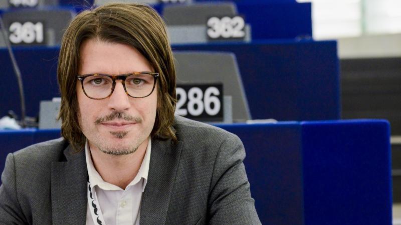 Senatore Cappelli: Ignazio Corrao (M5S) denuncia il "monopolio" SIS ...