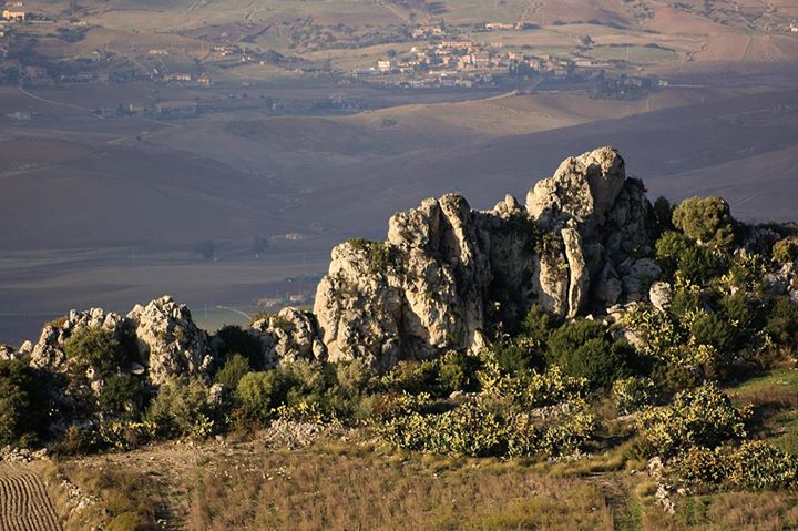 Ancora un ricordo del professore Sebastiano Tusa dalle valli di Ramacca ...
